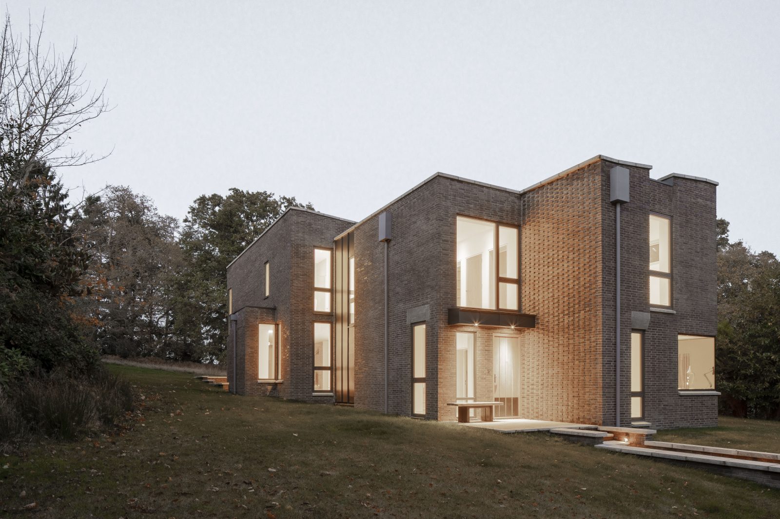 Hudson Architecture Studio designs stepped angular house in Oxfordshire ...