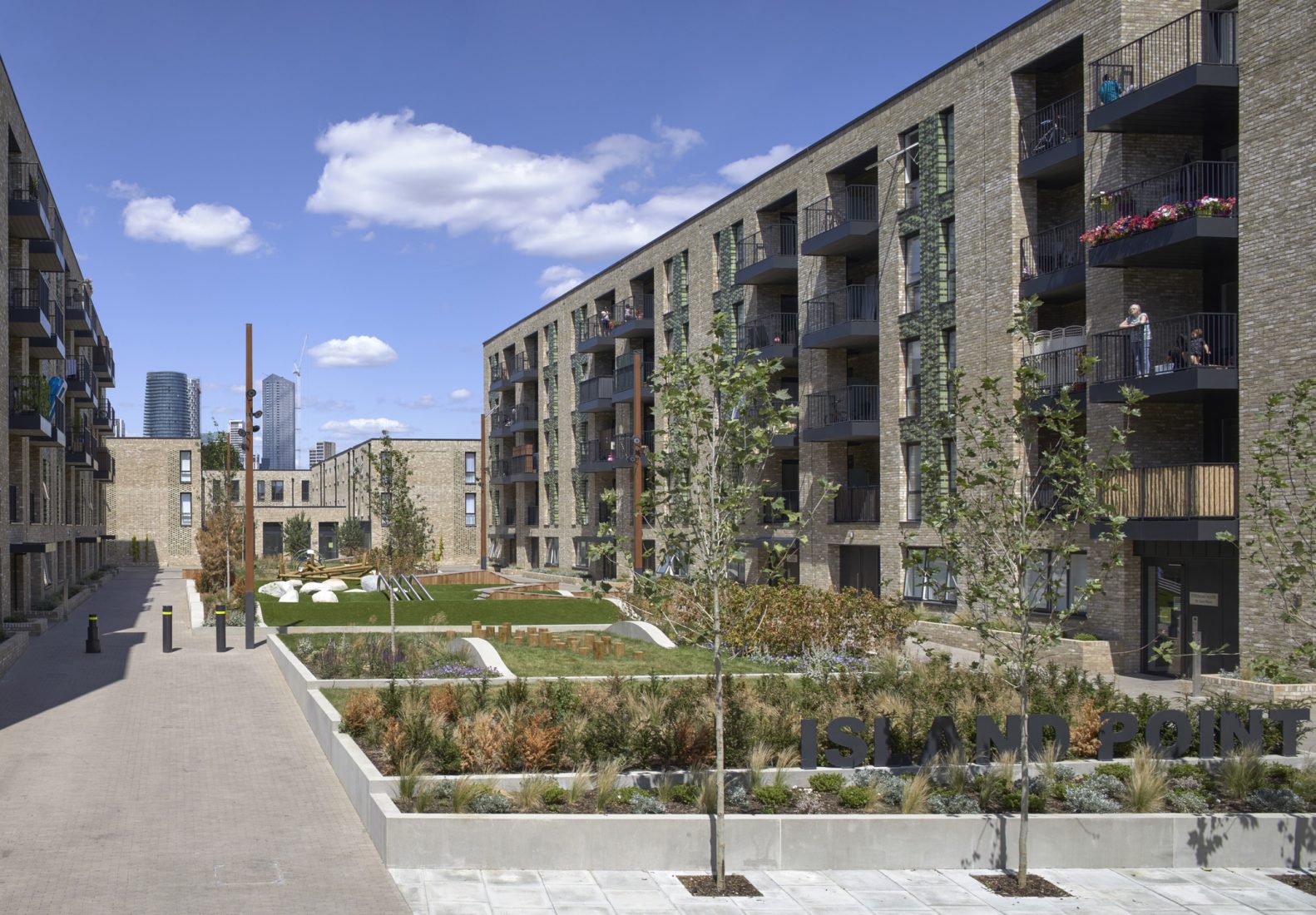 Squire & Partners completes garden square housing