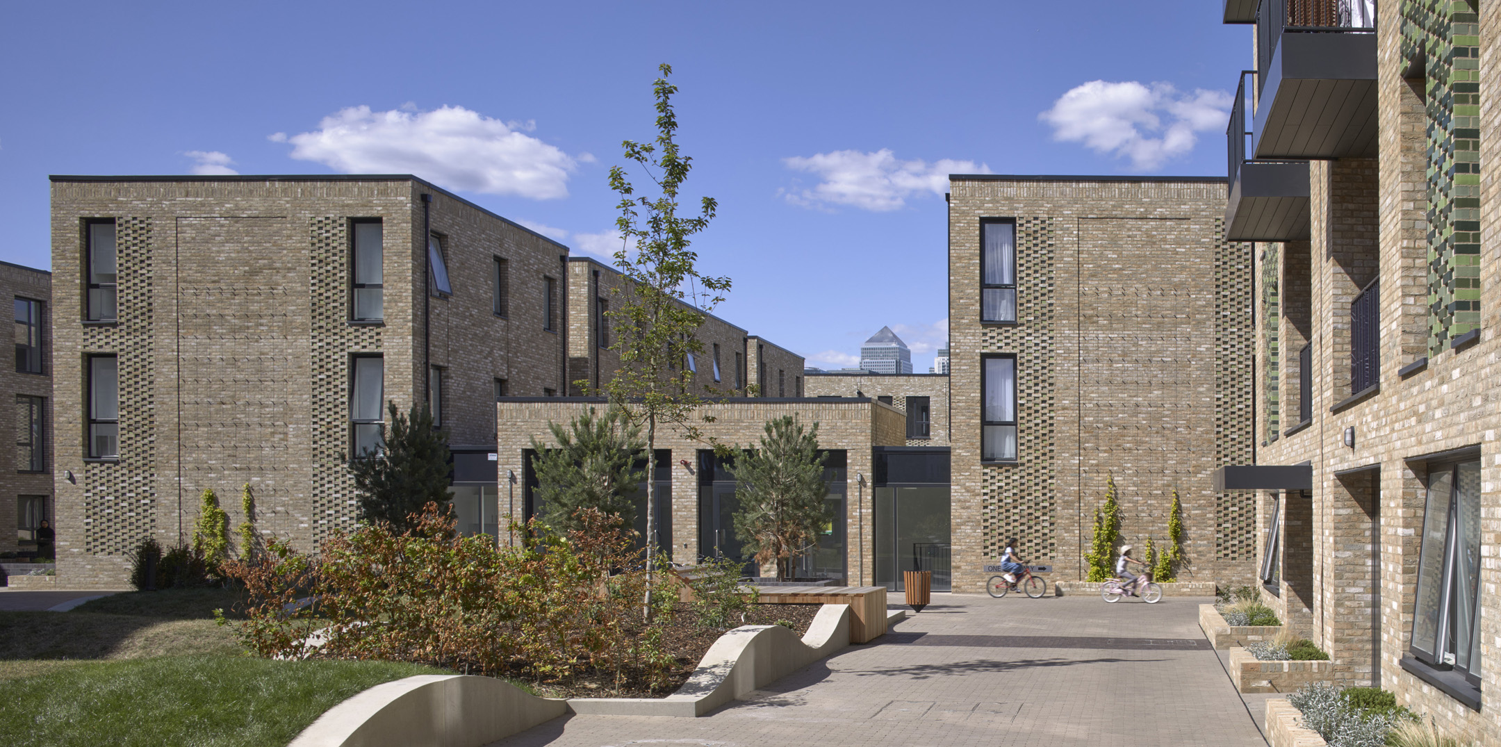 Squire & Partners completes garden square housing