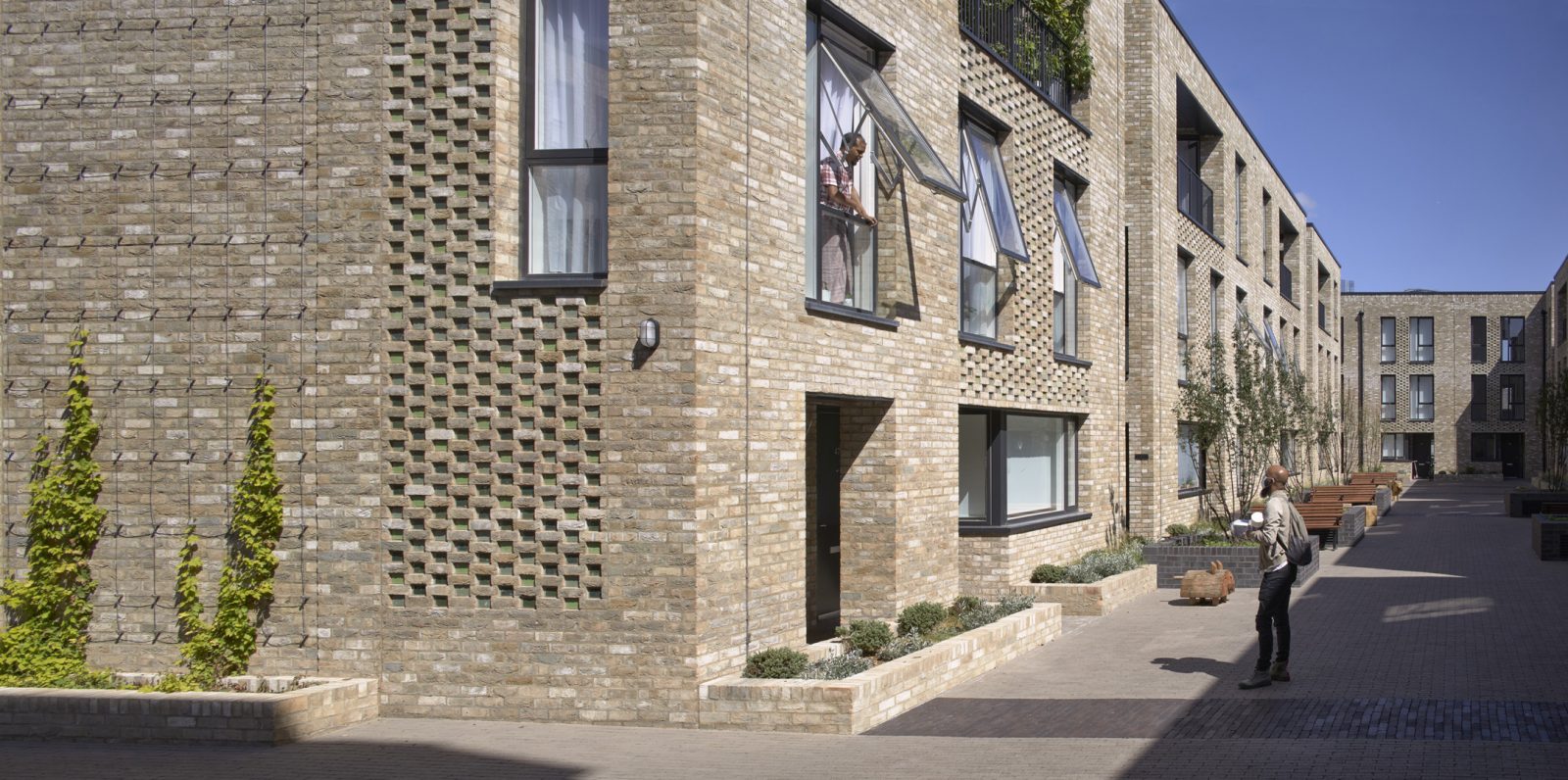 Squire & Partners completes garden square housing