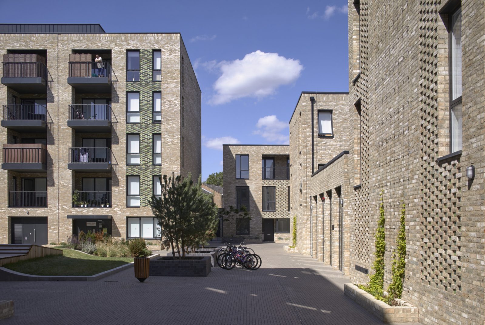 Squire & Partners completes garden square housing