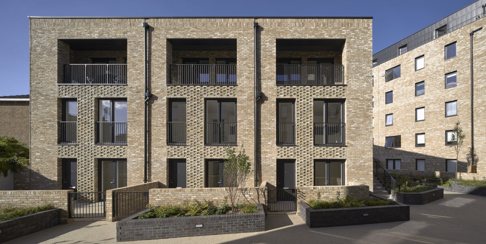 Squire & Partners completes garden square housing