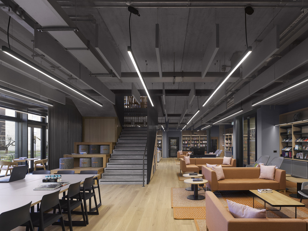 Woods Bagot completes library with ‘floating’ timber roof for Wiltshire ...