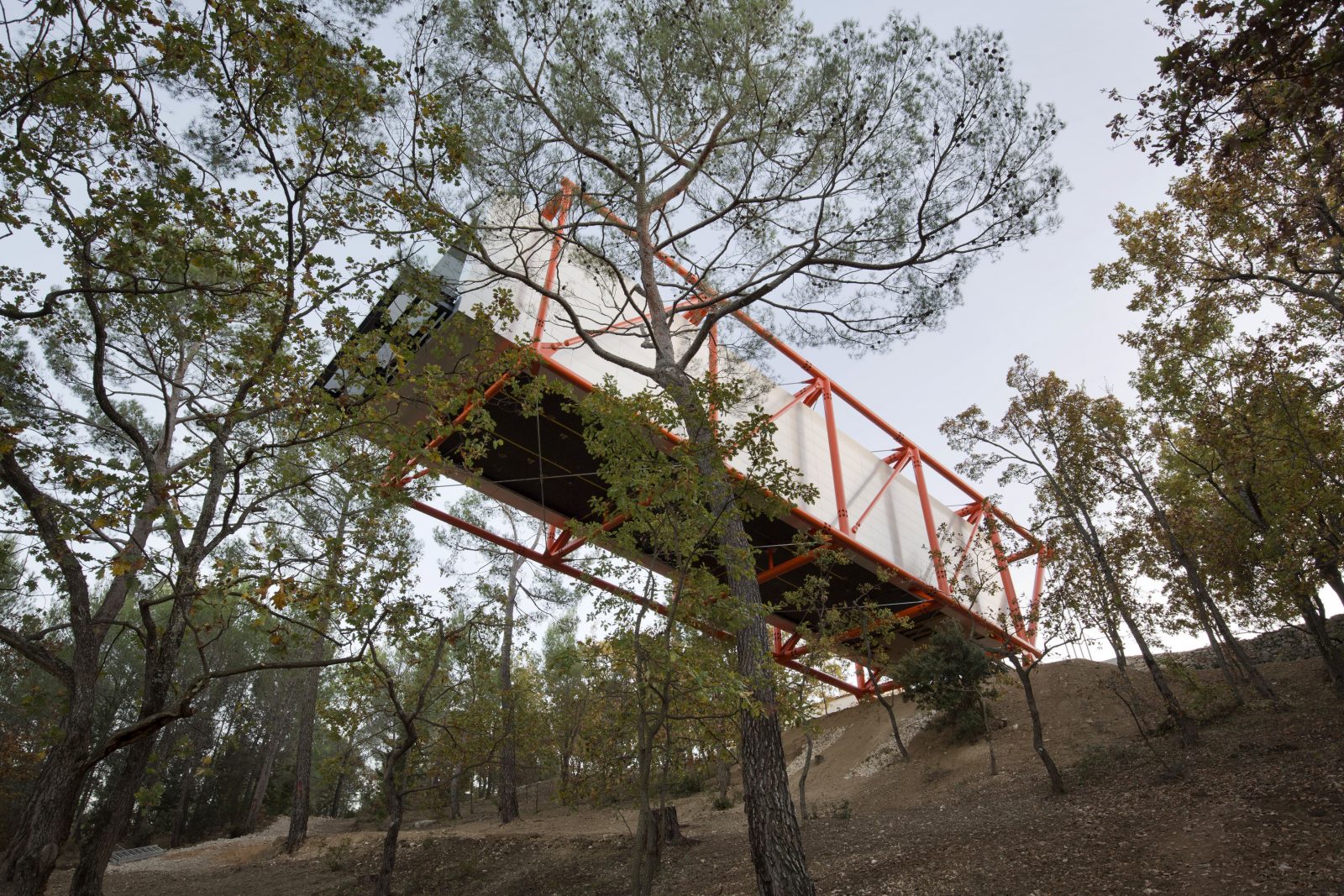 RSHP completes Richard Rogers’ Drawing Gallery at French vineyard