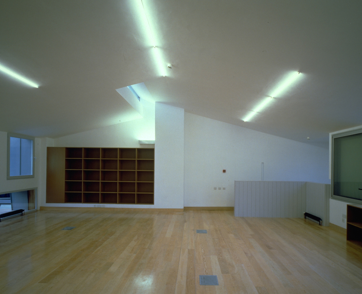 Discover the AJBL: Talkback London by Henley Halebrown Rorrison, 2001
