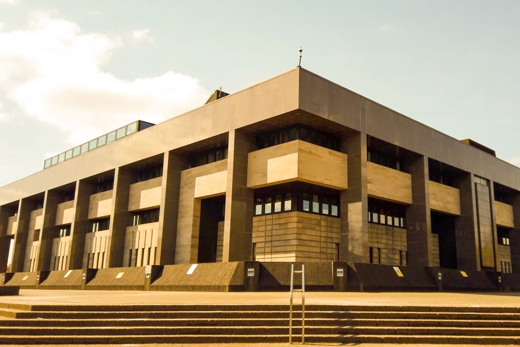 Discover the AJBL: Glasgow Sheriff Court by Keppie Design, 1988