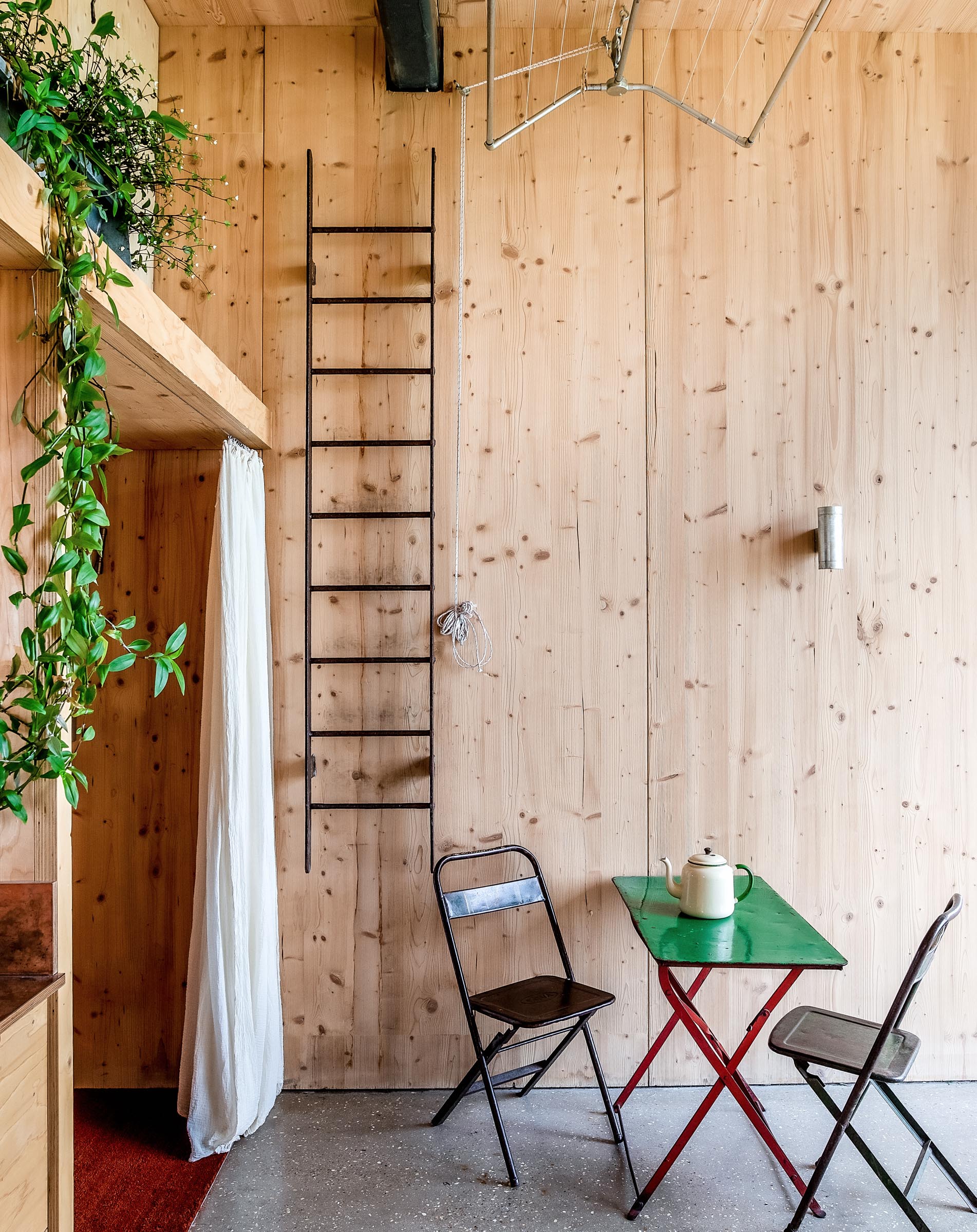 Tank top: Water Tower restoration and conversion by Tonkin Liu