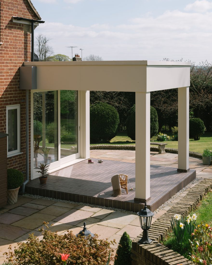 Benjamin Machin completes extension to 1950s house in Staffordshire ...