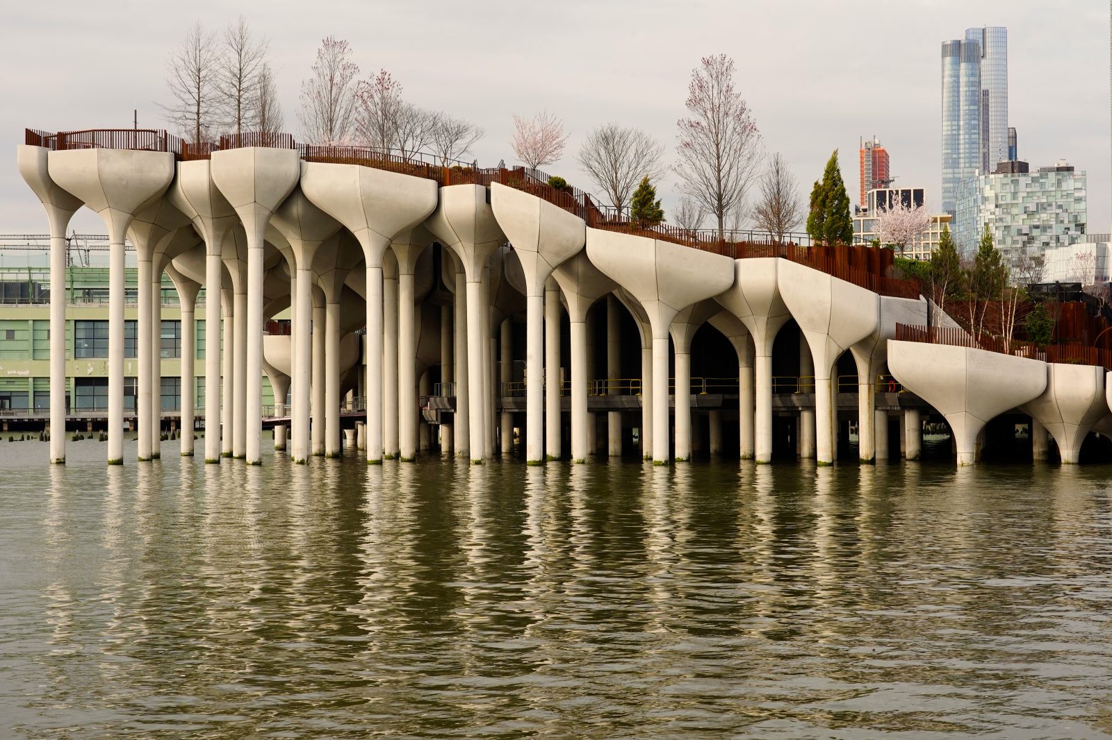 Heatherwick Studio’s New York pier park opens to the public