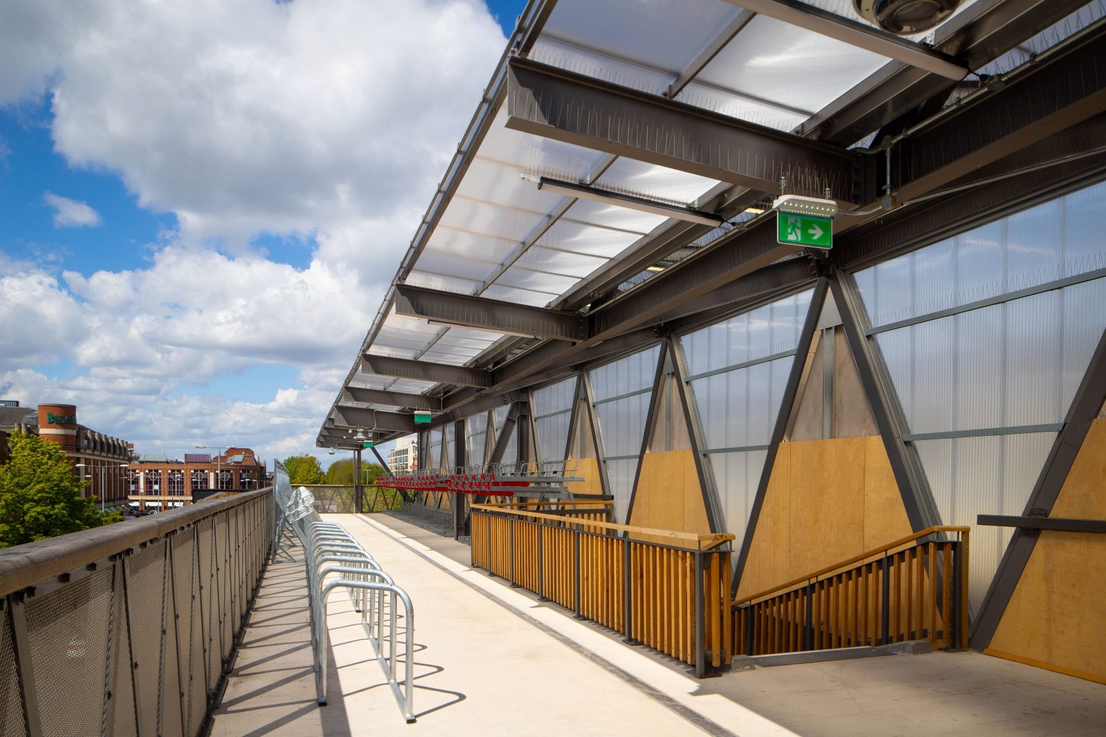 Sarah Wigglesworth completes cycle hub and bridge at Kingston