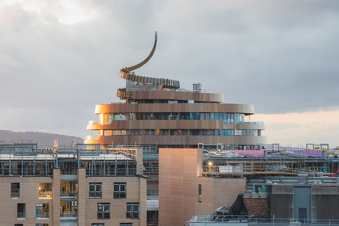 Astragal: Edinburgh hotel pooh-poohed