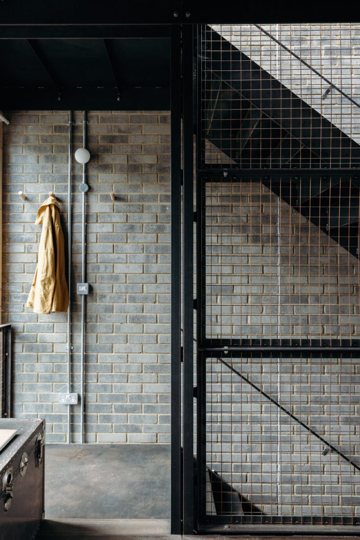 Marcus Lee designs ‘sideways’ mews house in east London