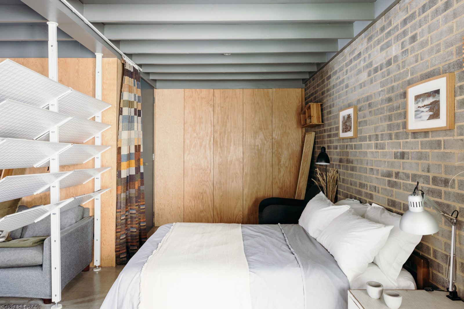 Marcus Lee designs ‘sideways’ mews house in east London