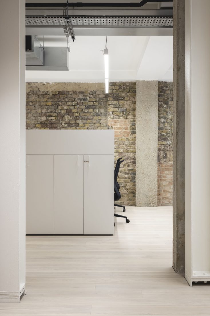 HUT retrofits Farringdon office block with sculptural roof extension