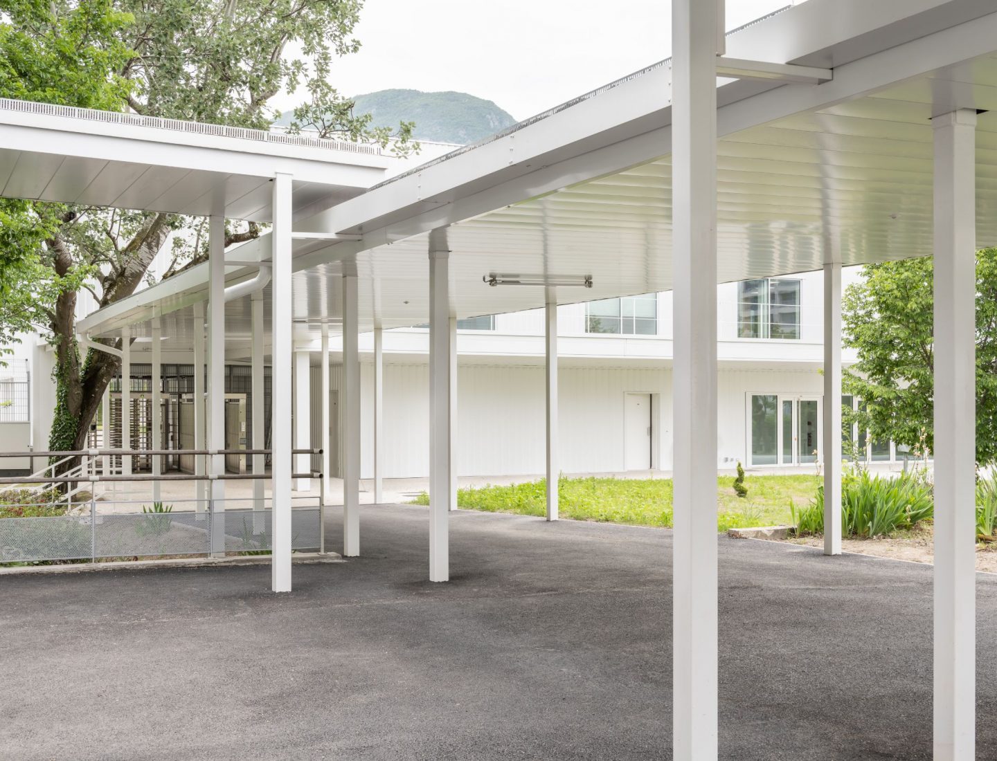 Levitt Bernstein and TKMT architectes complete neutron research facility