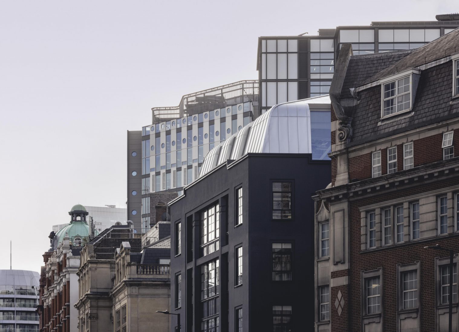 HUT retrofits Art-Deco building in east London