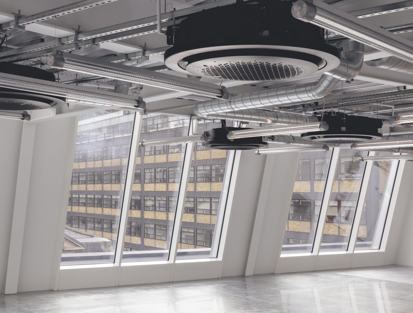 HUT retrofits Art-Deco building in east London