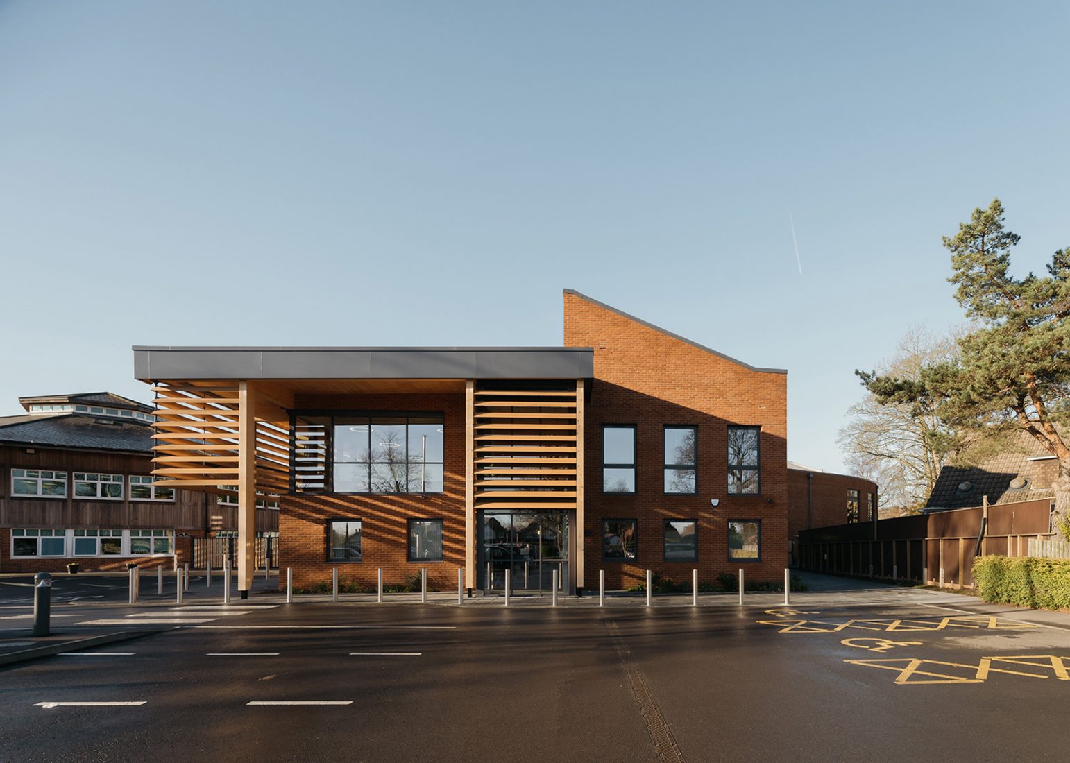 David Miller Architects designs composite timber school in Reading