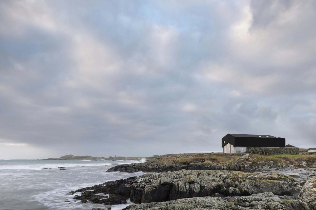 Connected to nature: Mannal House by Denizen Works