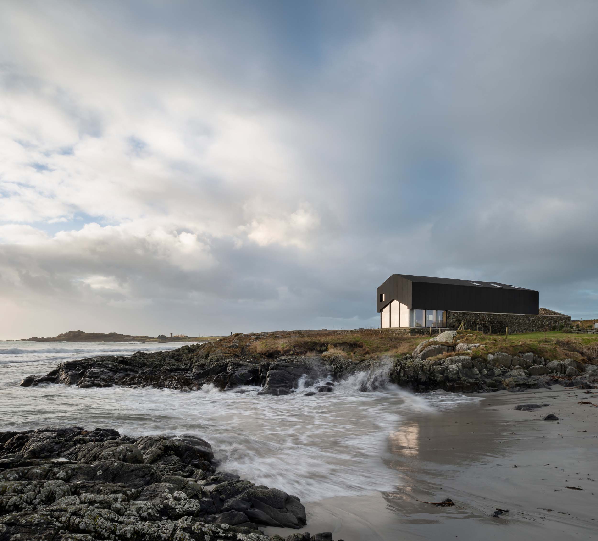 Connected to nature: Mannal House by Denizen Works