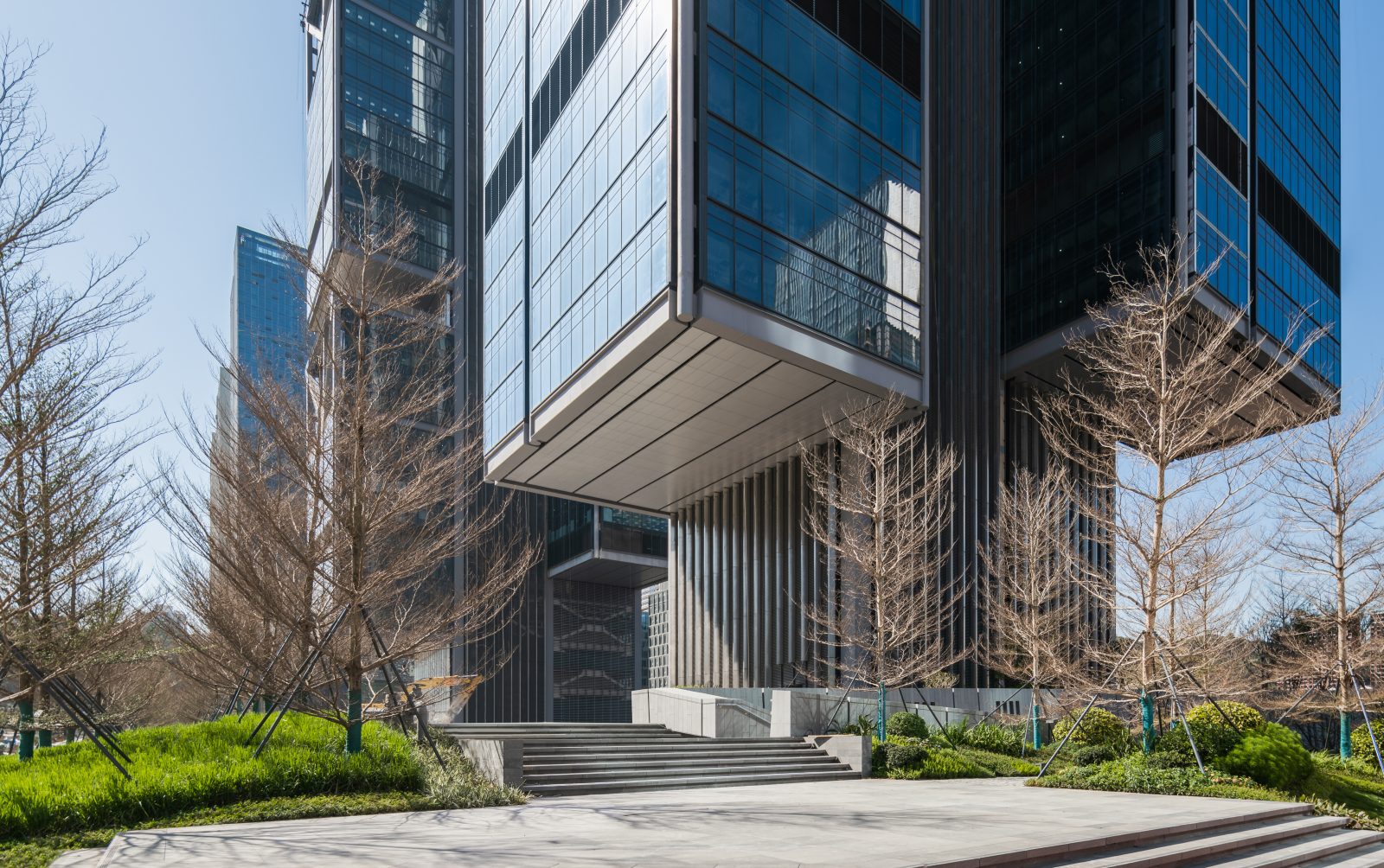 Foster + Partners completes linked towers for drone company in Shenzhen