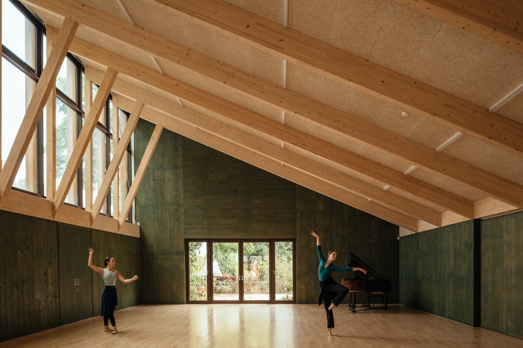 RIBA Stirling Prize 2022 films: Sands End Community Centre by Mæ