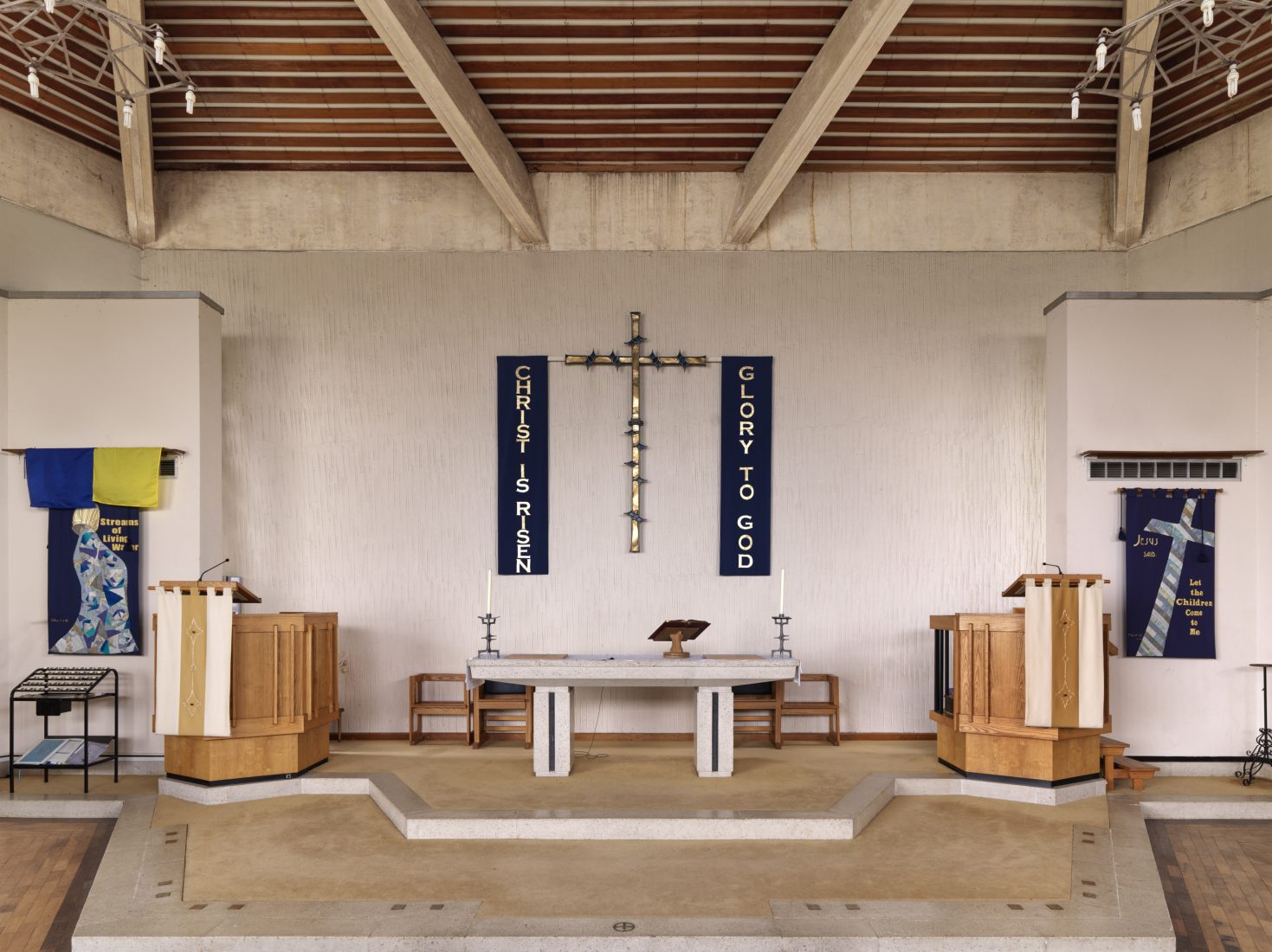 Chippenham church with 1960s Frank Roper artworks listed