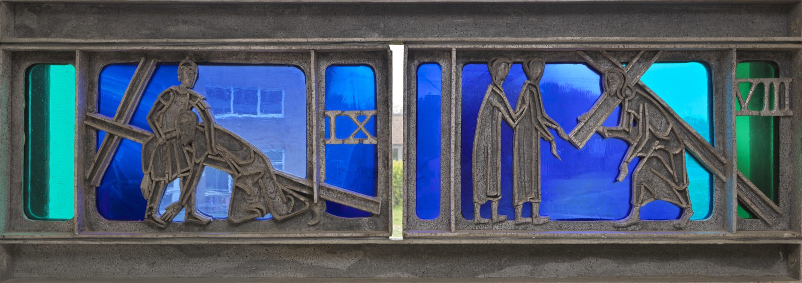 Chippenham church with 1960s Frank Roper artworks listed