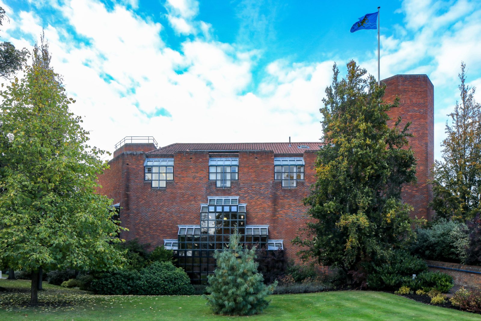 Gillespie, Kidd & Coia’s Cambridge ‘modernist megastructure’ handed ...