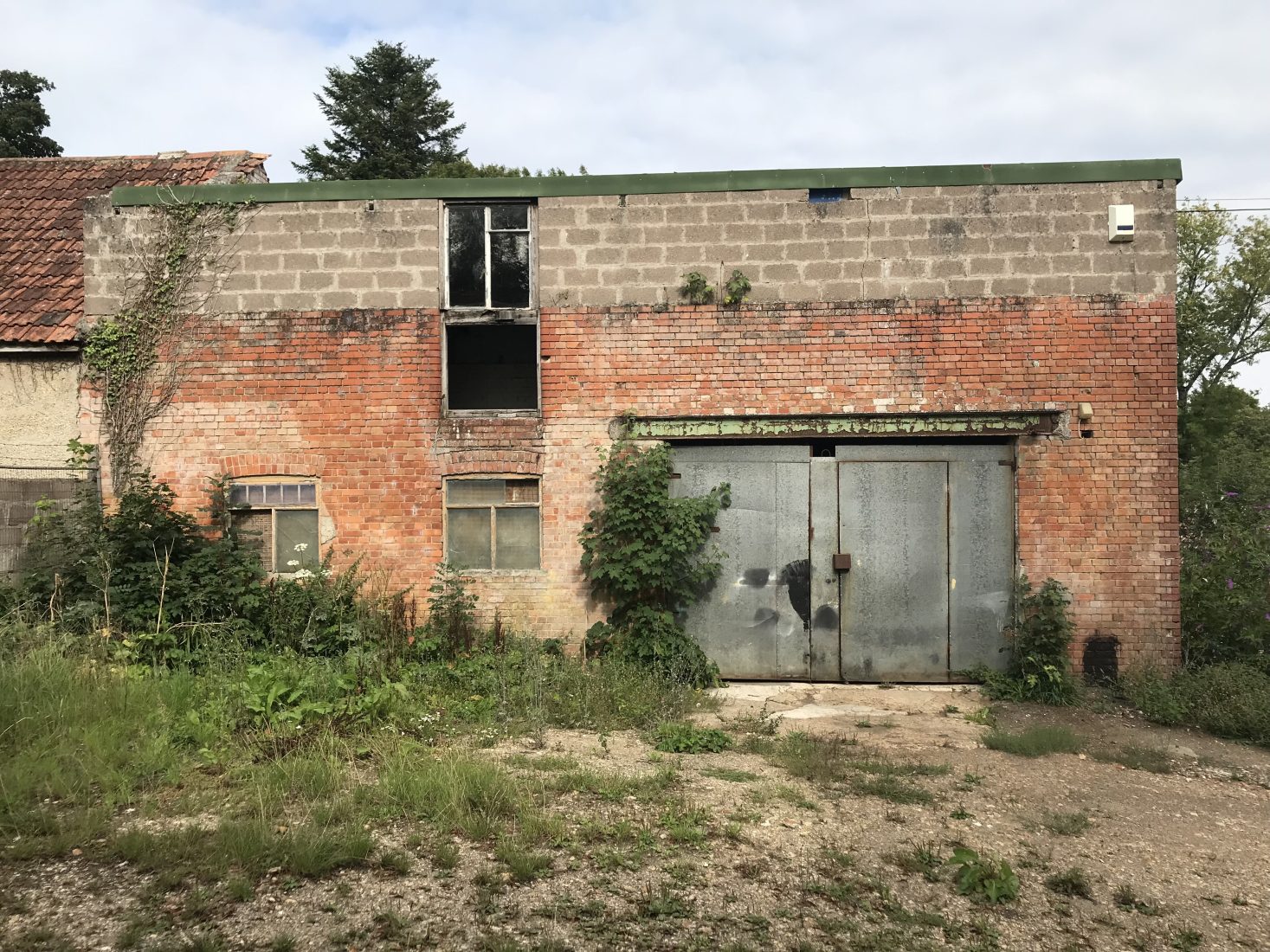 Clementine Blakemore restores derelict farm buildings into holiday home