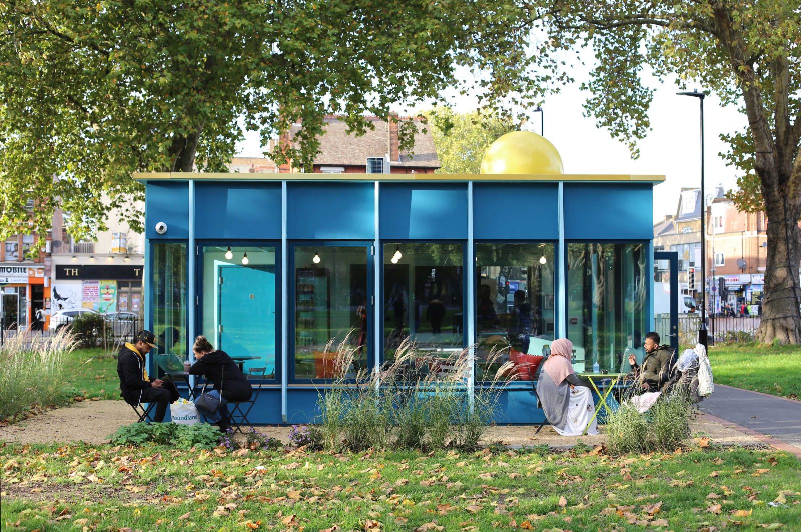 Jan Kattein Architects completes park café for Haringey Council