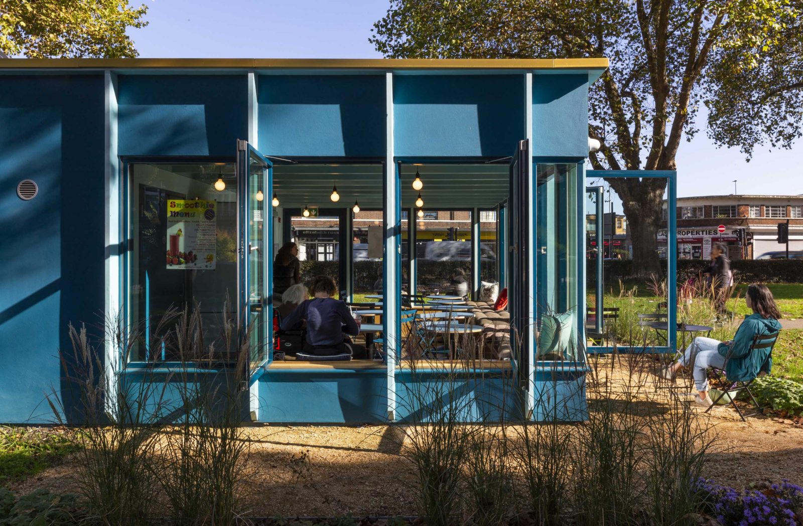 Jan Kattein Architects completes park café for Haringey Council