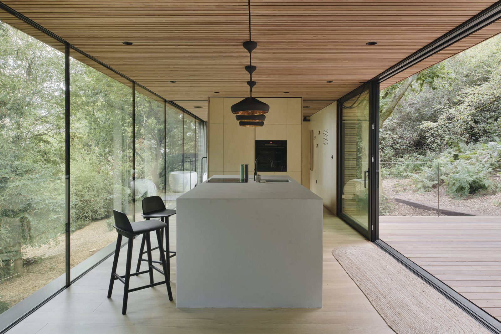 Michael Kendrick Architects creates Sussex woodland retreat