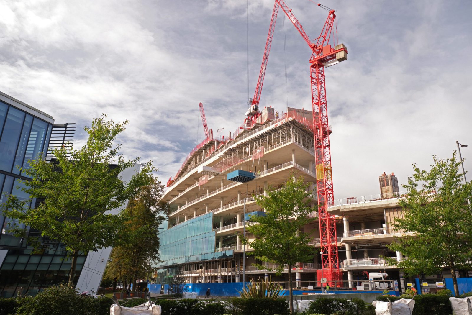 Architects welcome new NHS rules on net zero buildings