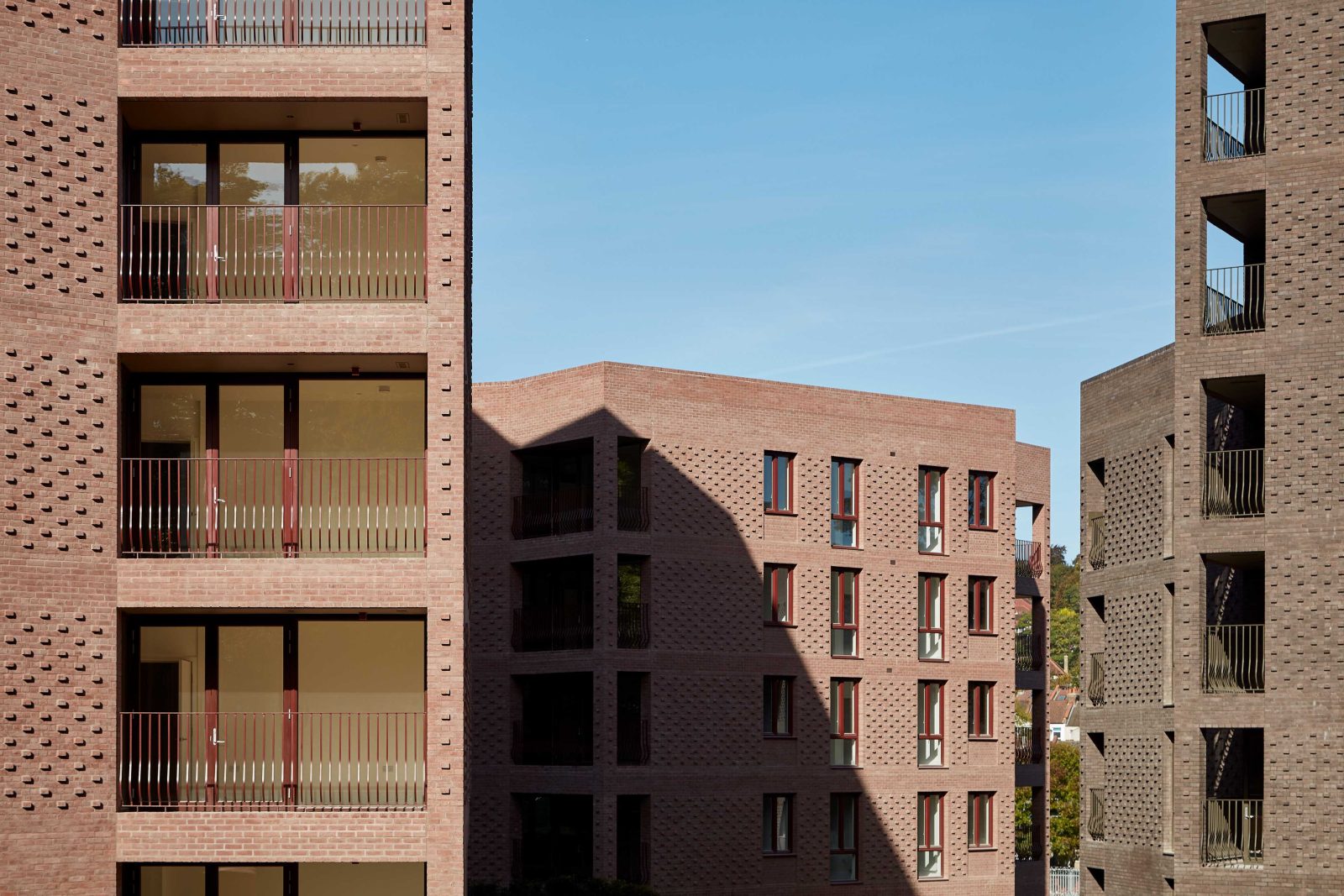 Mary Duggan and RUFF complete ‘pavilions in park’ housing in Croydon