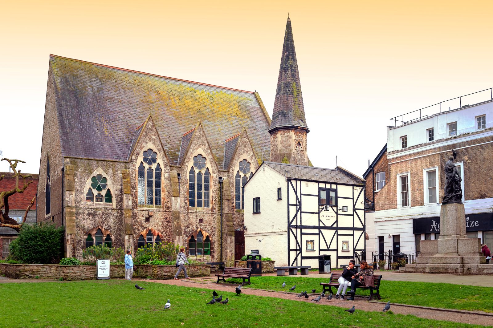 Memorial Gardens, Kingston