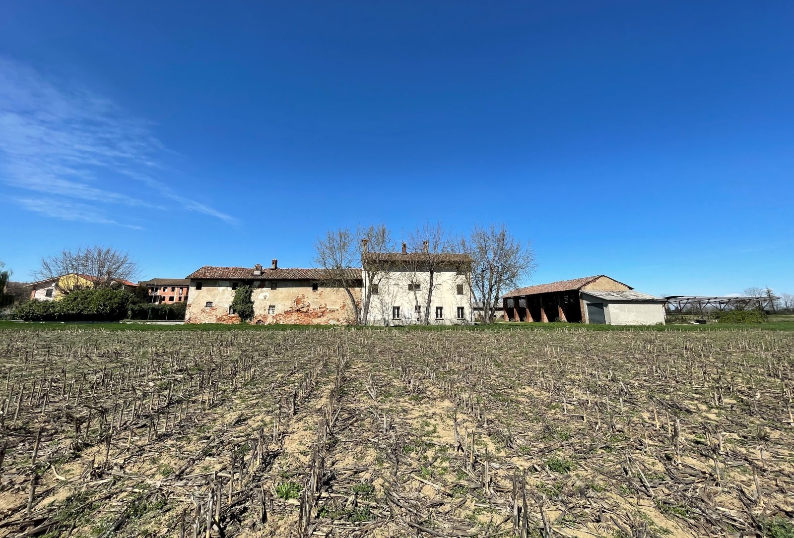 Cascina Lossano rural housing, Italy