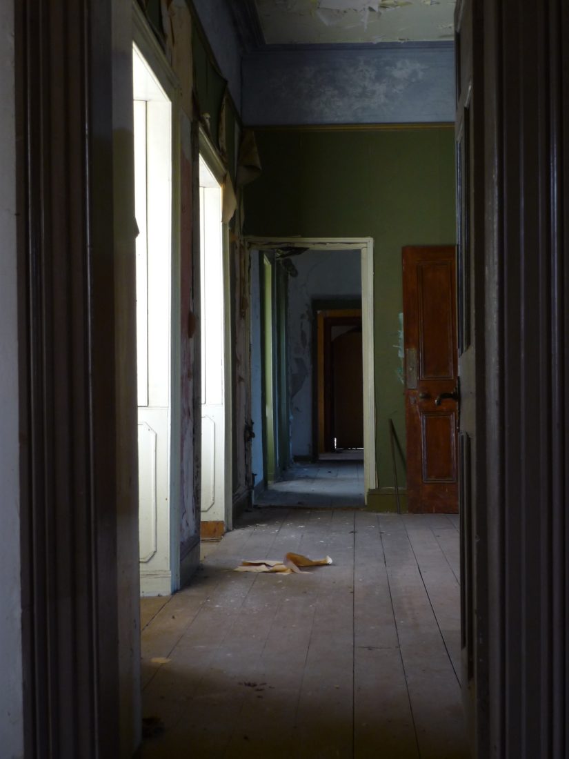 Canice Architects adapts 18th-century Irish school building into a house