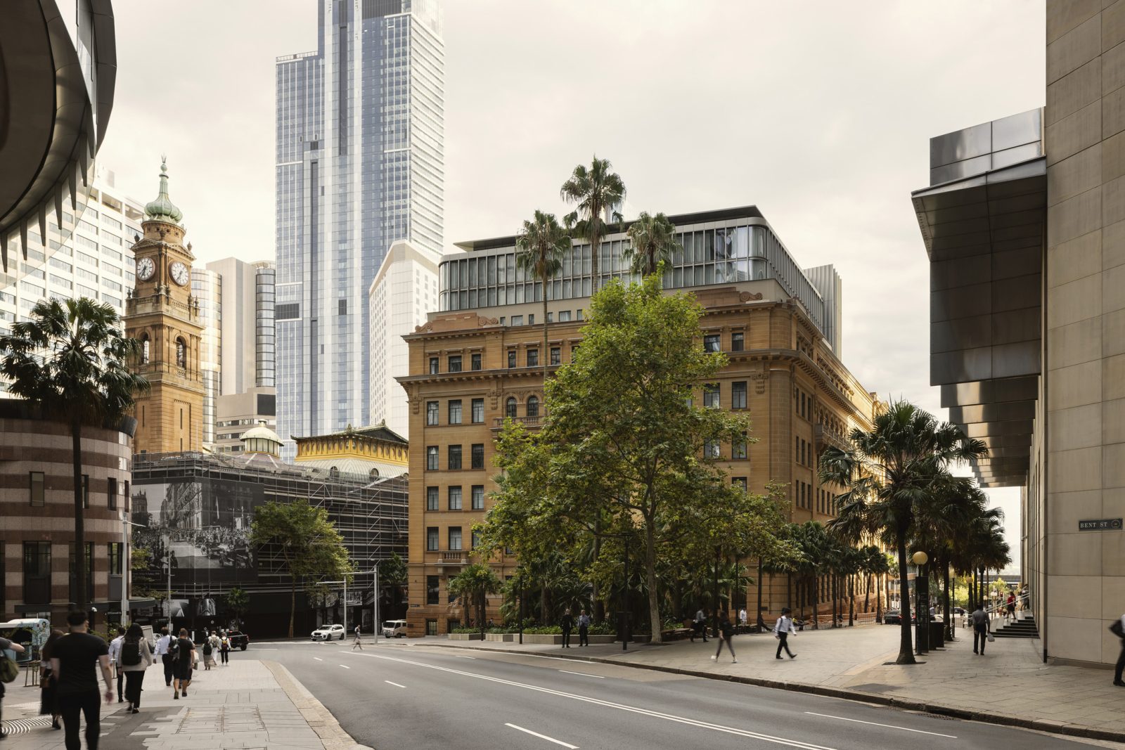 Make retrofits Sydney government offices into five-star hotel