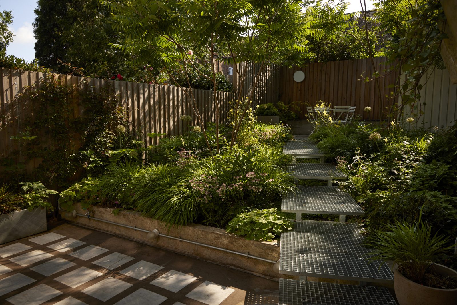 David Leech reworks engineer’s house with playful Hi-Tech touches