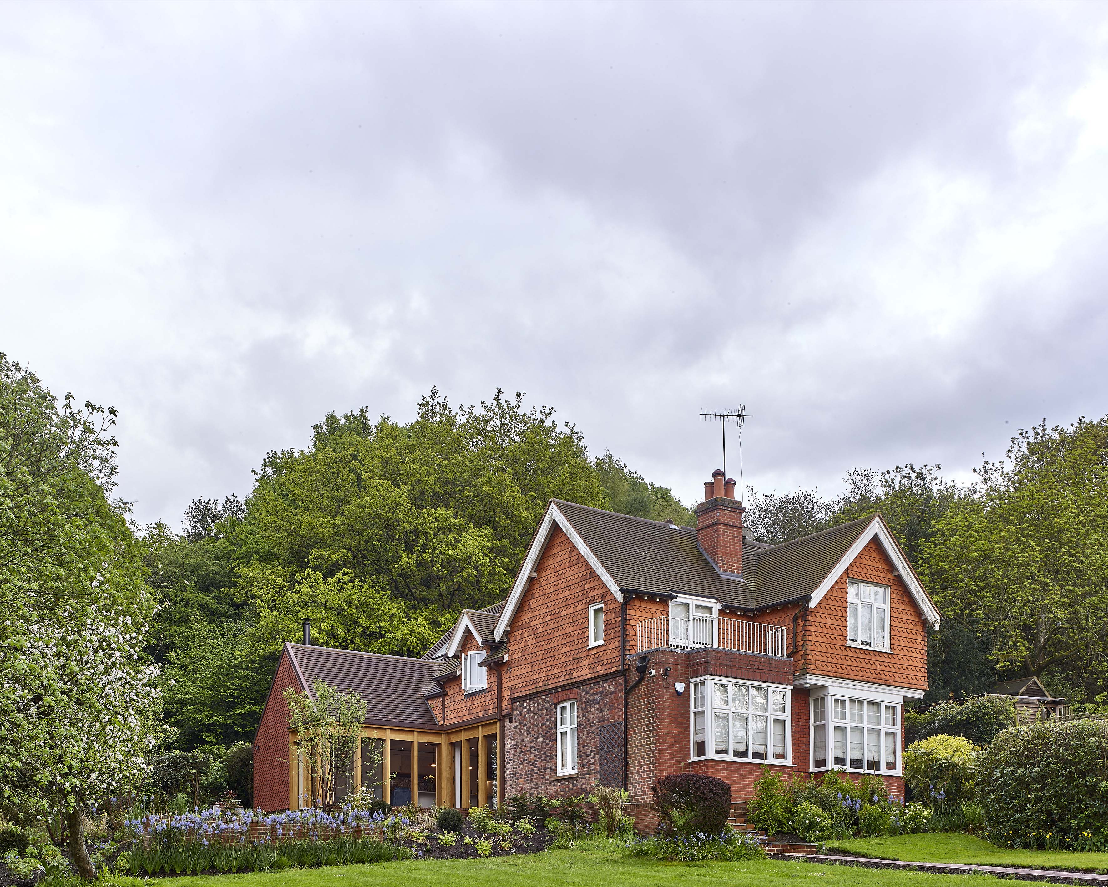 Campbell & Co remodels Victorian lodge house in Dorking