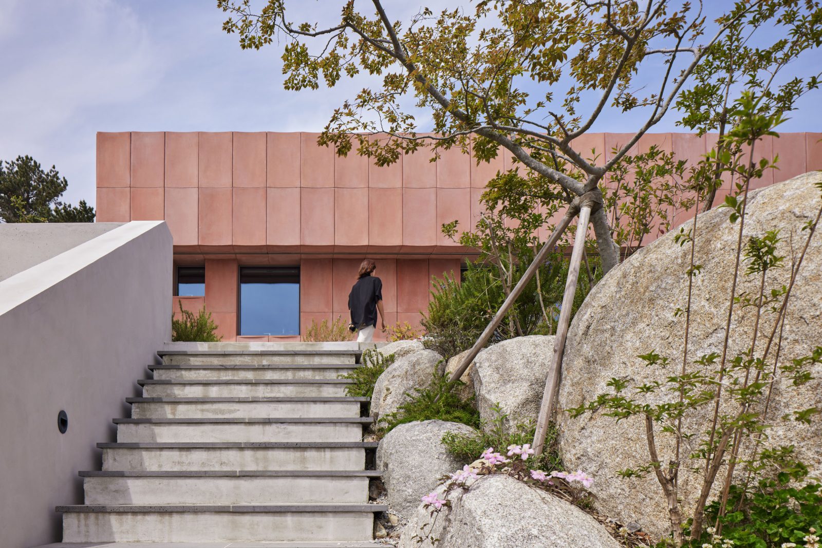 In practice: Studio Weave’s pink-concrete house in South Korea