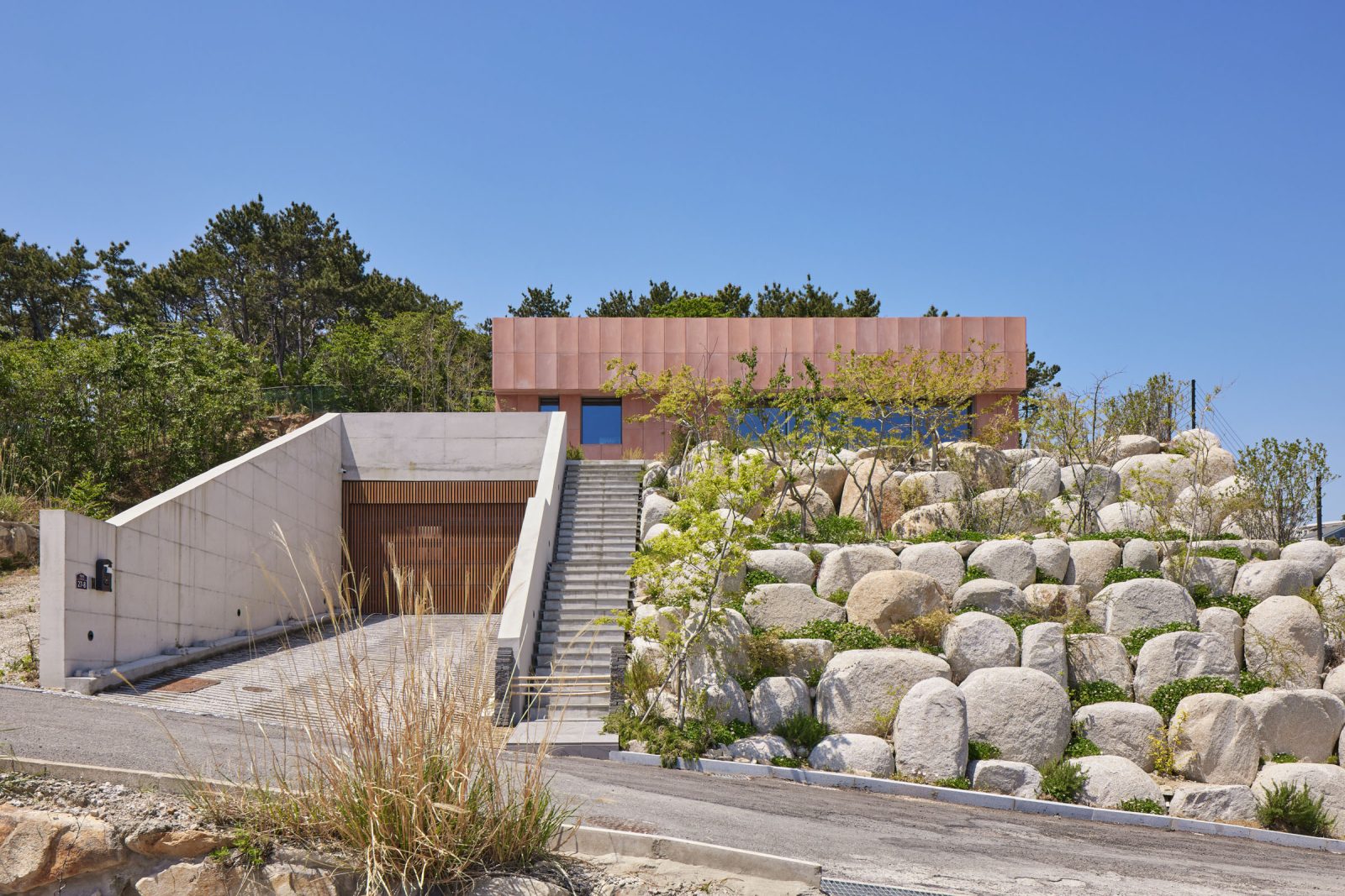 In practice: Studio Weave’s pink-concrete house in South Korea