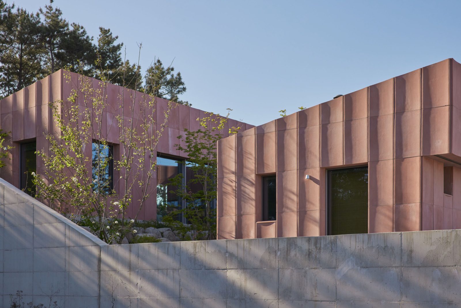 In practice: Studio Weave’s pink-concrete house in South Korea