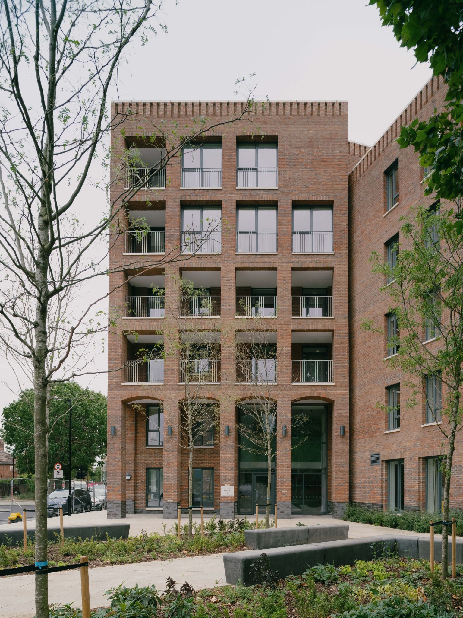 A little extra help: The Harriet Hardy Extra Care Centre by Mæ