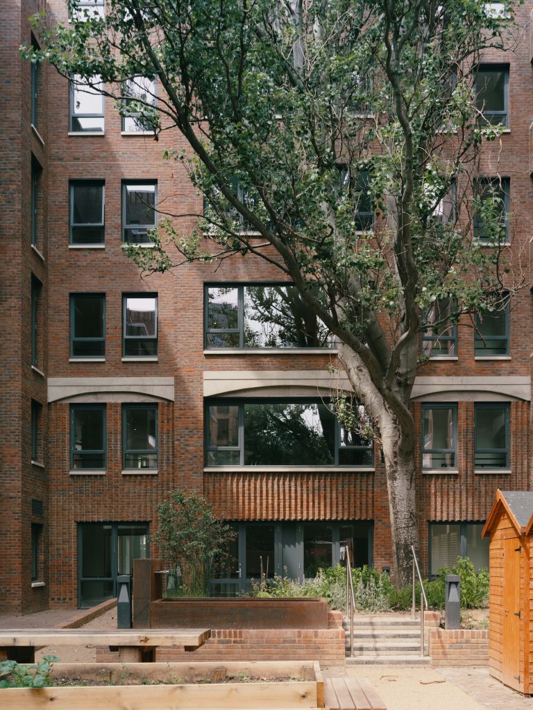 A little extra help: The Harriet Hardy Extra Care Centre by Mæ