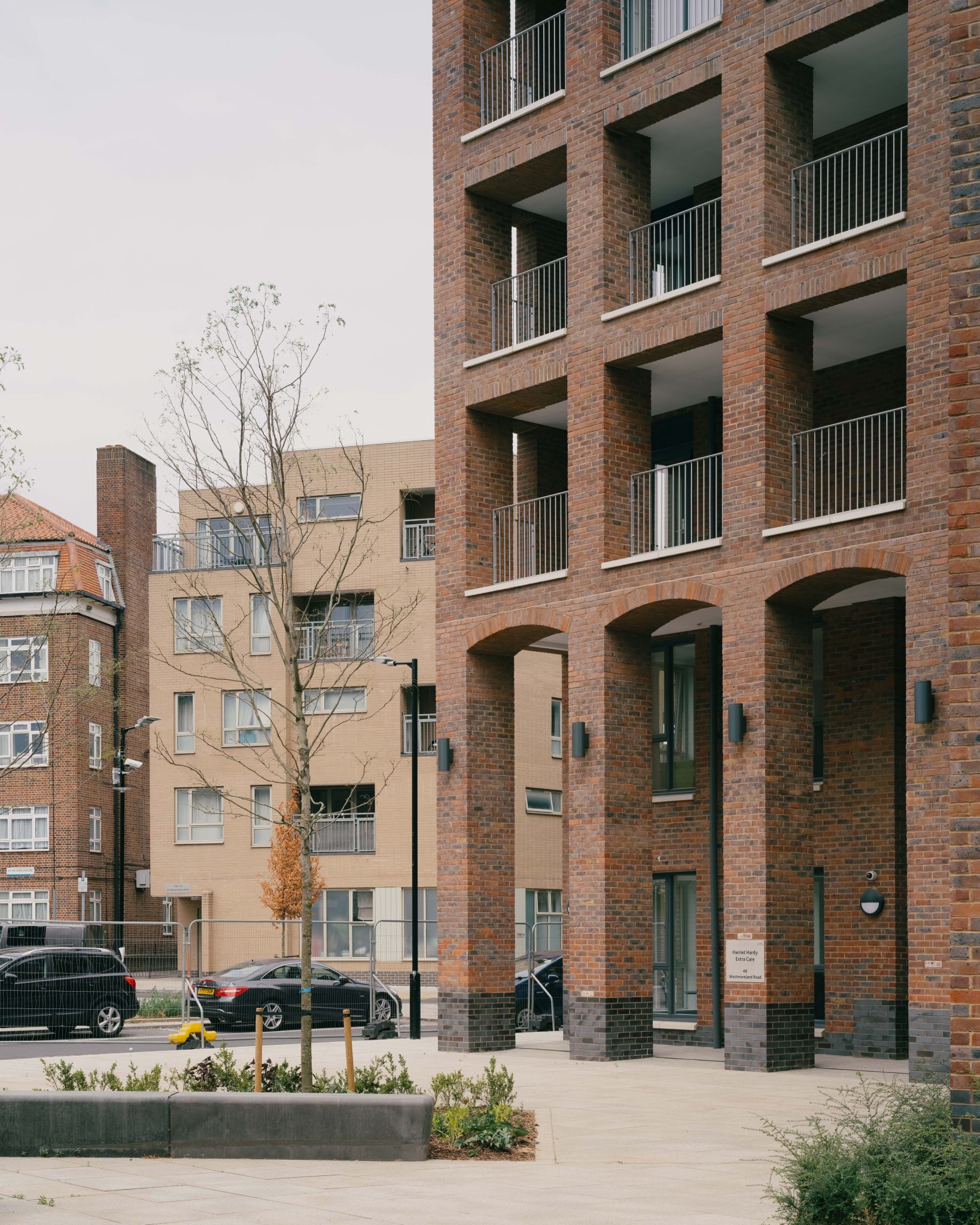 A little extra help: The Harriet Hardy Extra Care Centre by Mæ