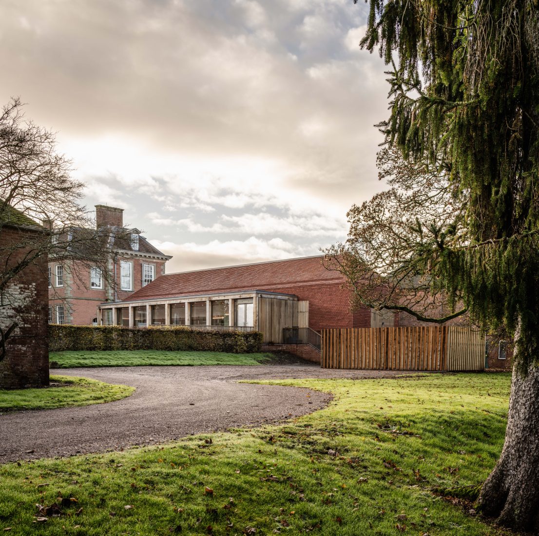 Howells completes pavilion restaurant at 18th-century Hanbury Hall