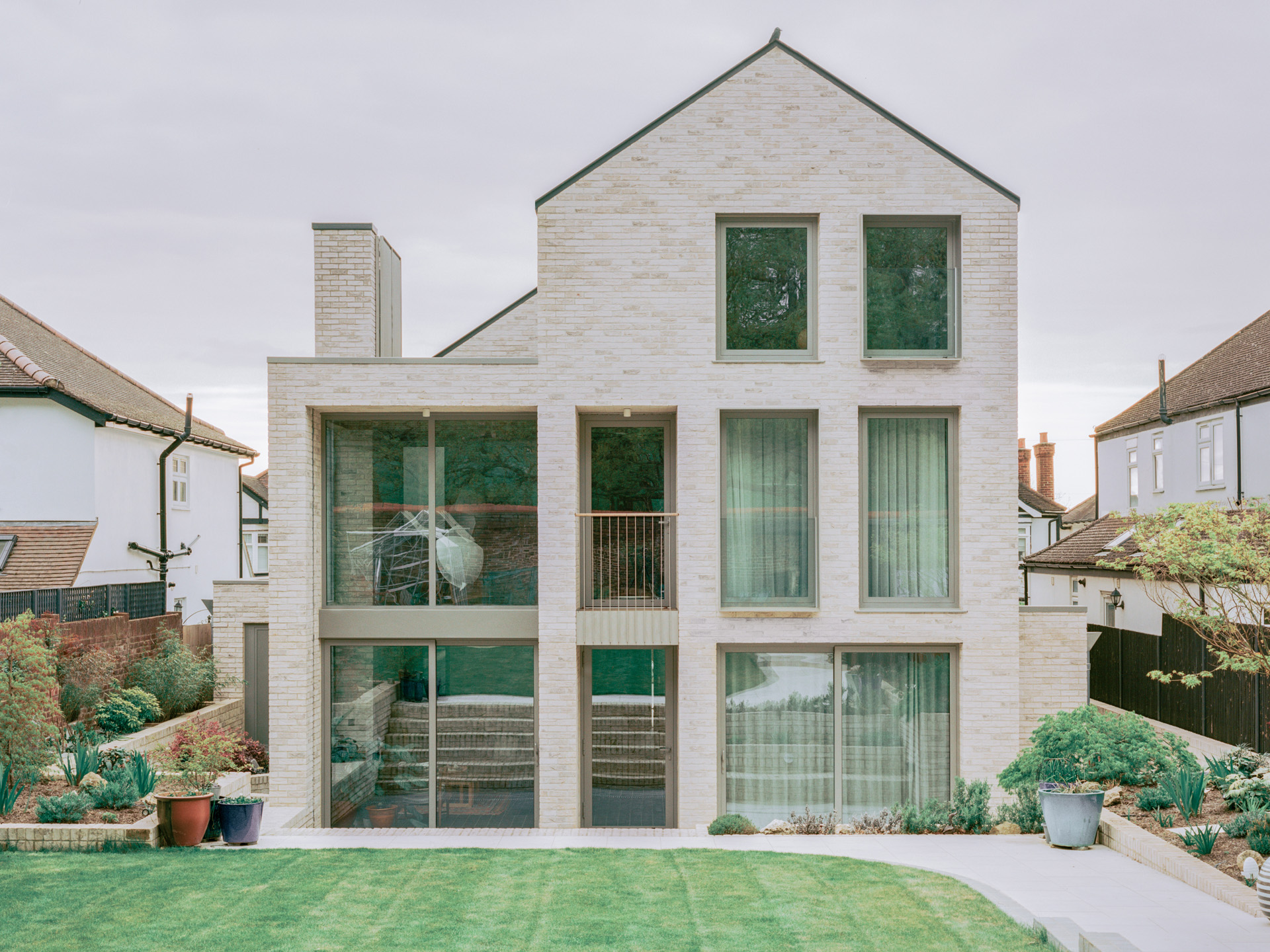 Fletcher Crane Completes Villa In Kingston Upon Thames
