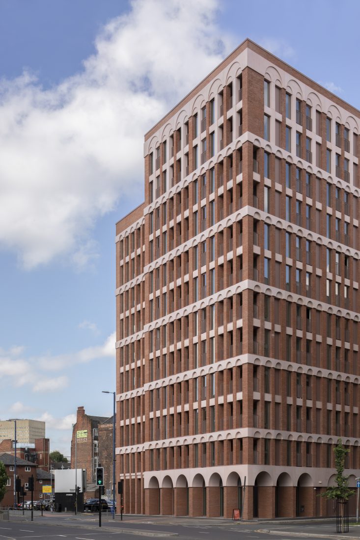 Tim Groom unwraps mill-inspired housing in Manchester